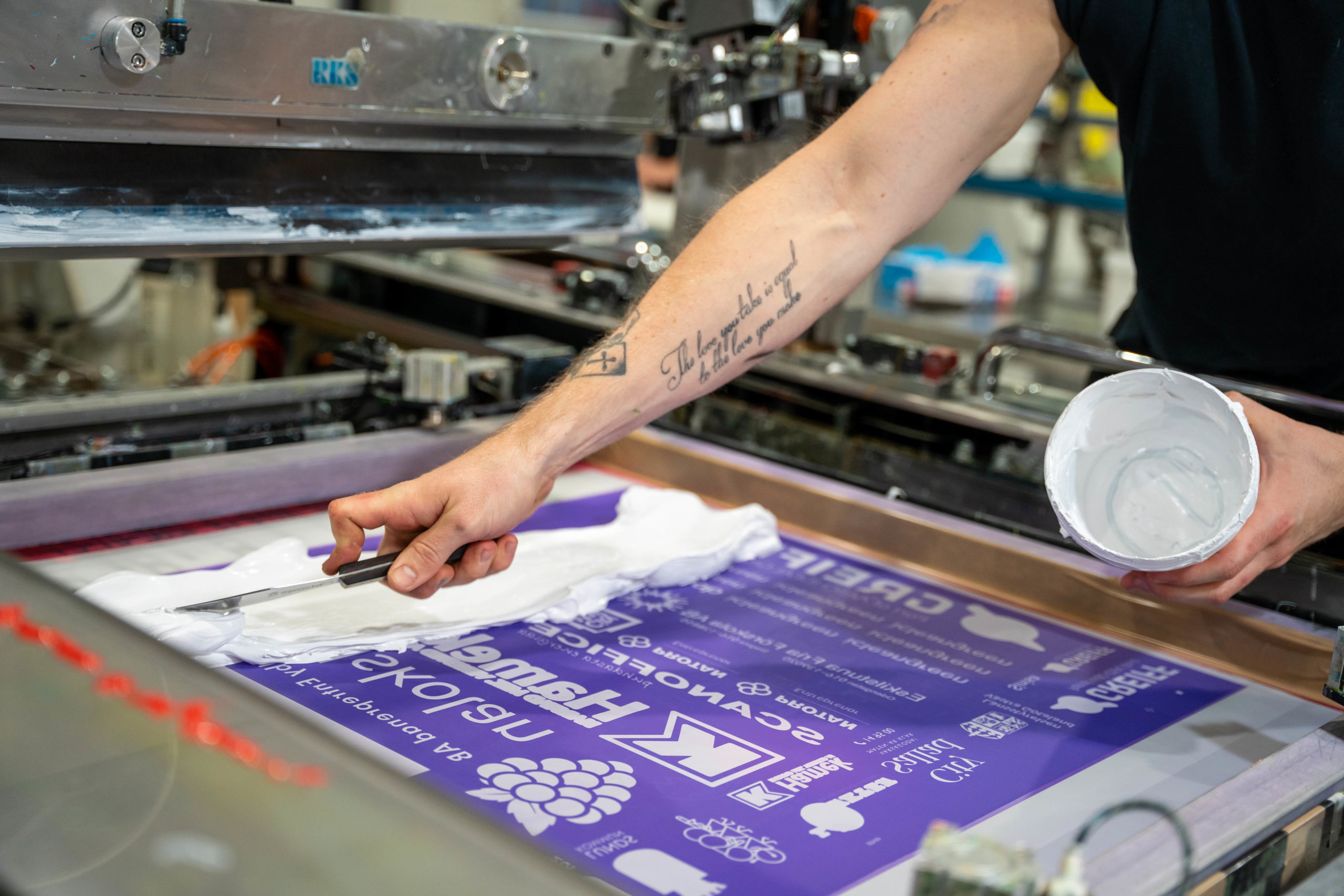 The screen print vs the heat transfer – a comparison – Hot Screen